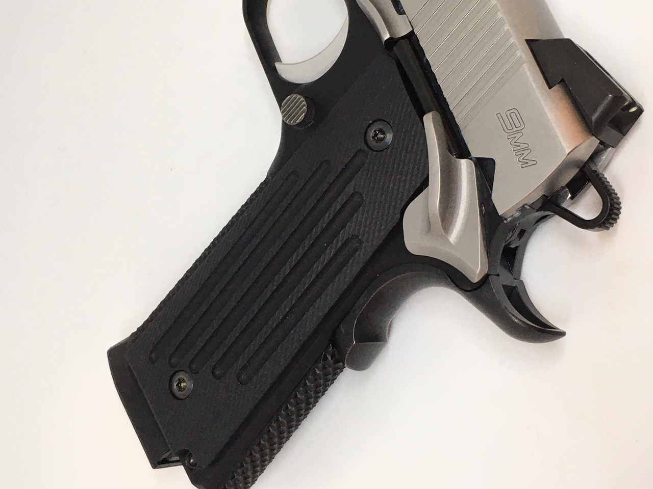 Harrison Design & Consulting, LLC. HD-309 Carry Groove Grips - EMP4